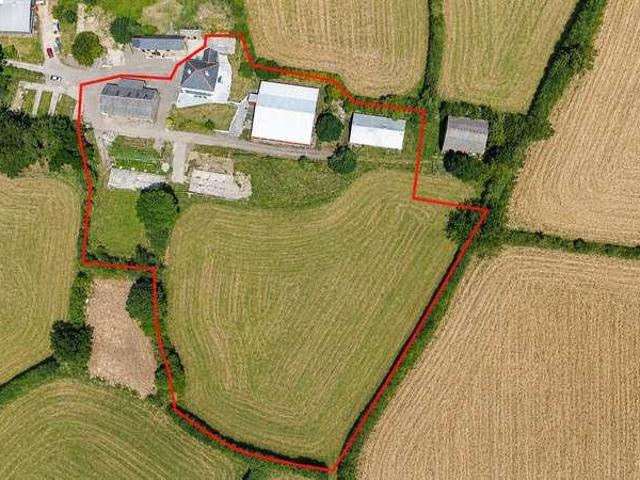5 bed house for sale