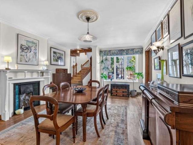 5 bed house for sale