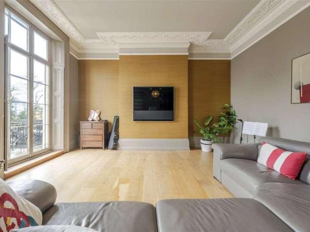 5 bed house for sale