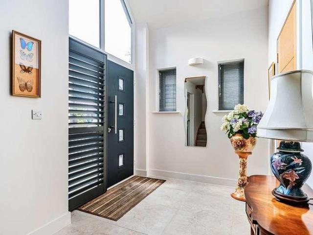 5 bed house for sale