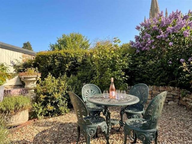 5 bed house for sale