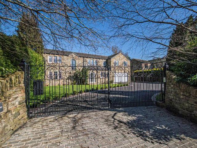 5 bed house for sale
