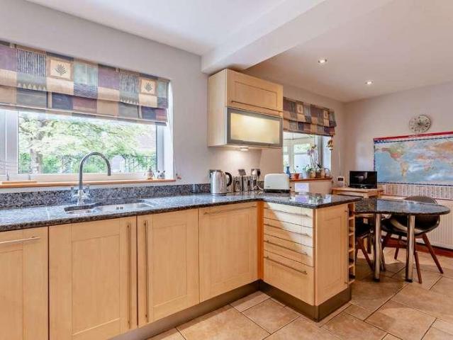 5 bed house for sale