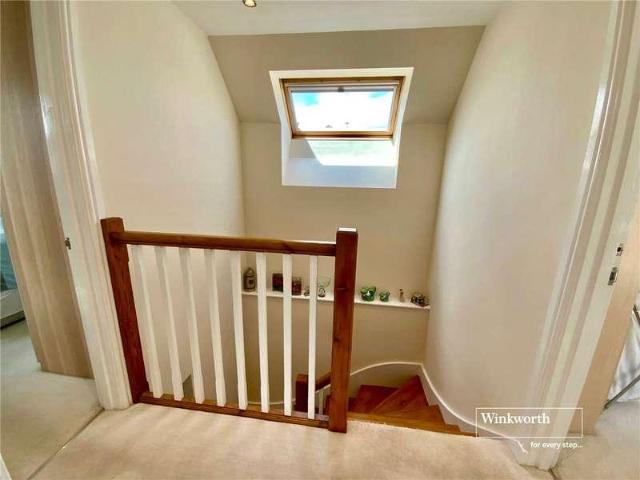 5 bed house for sale
