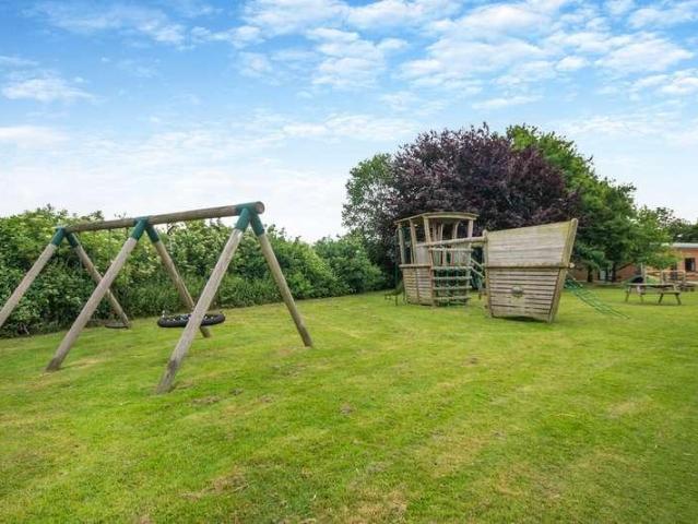 5 bed house for sale