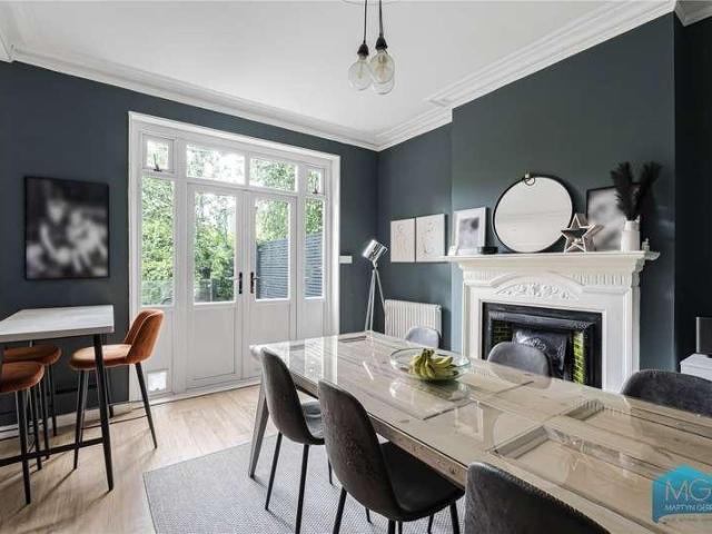 5 bed house for sale