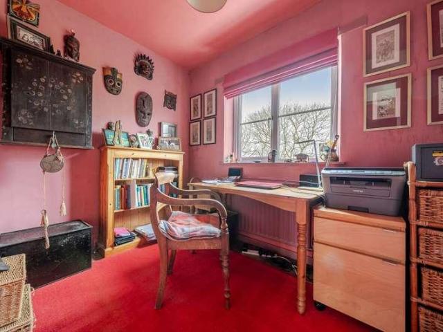 5 bed house for sale