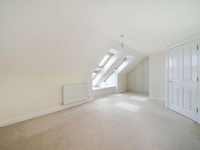 5 bed house for sale