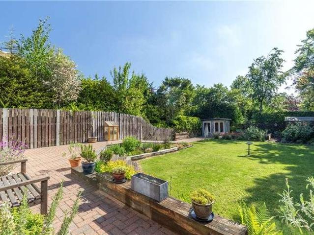5 bed house for sale