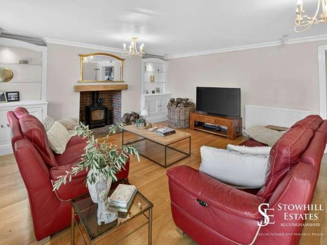 5 bed house for sale