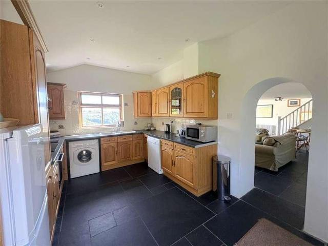 5 bed house for sale
