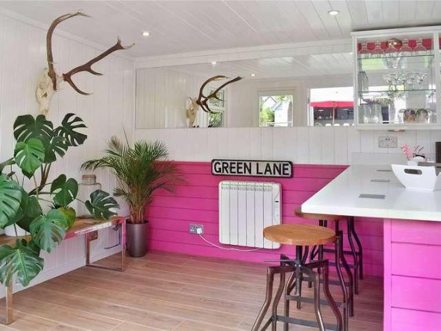 5 bed house for sale