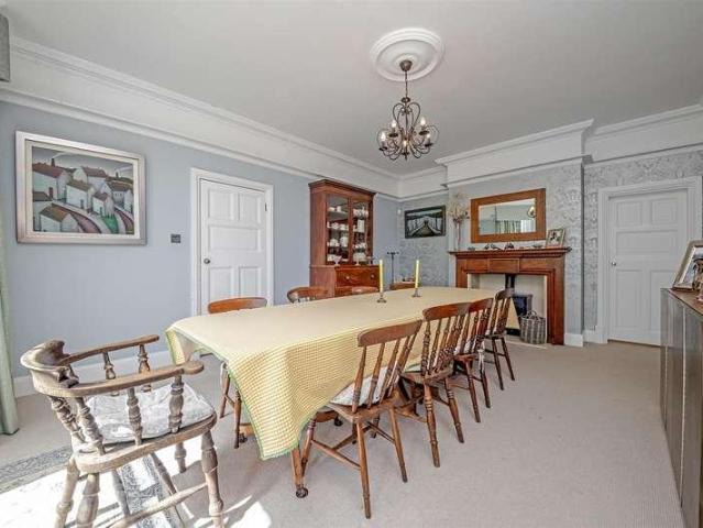 5 bed house for sale