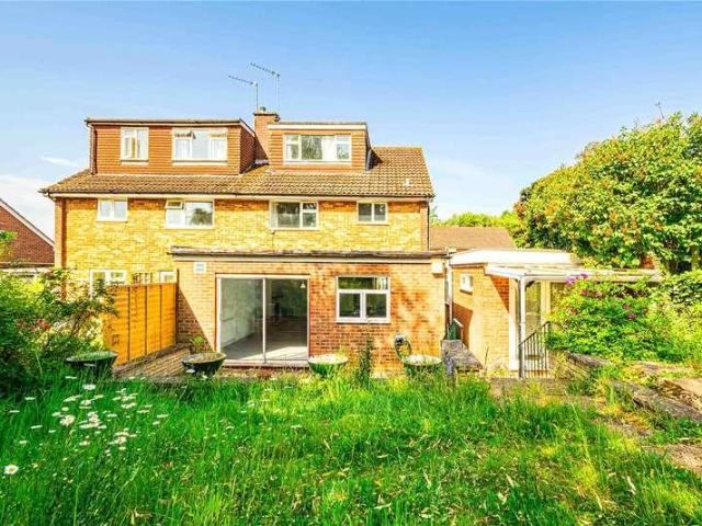 5 bed house for sale