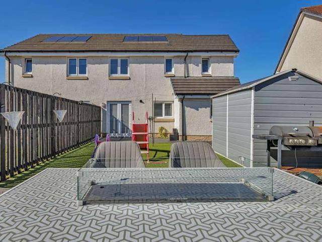 5 bed house for sale