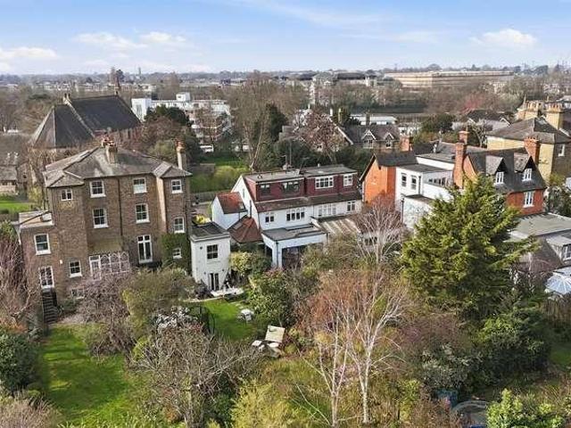 5 bed house for sale