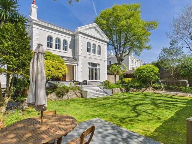 5 bed house for sale