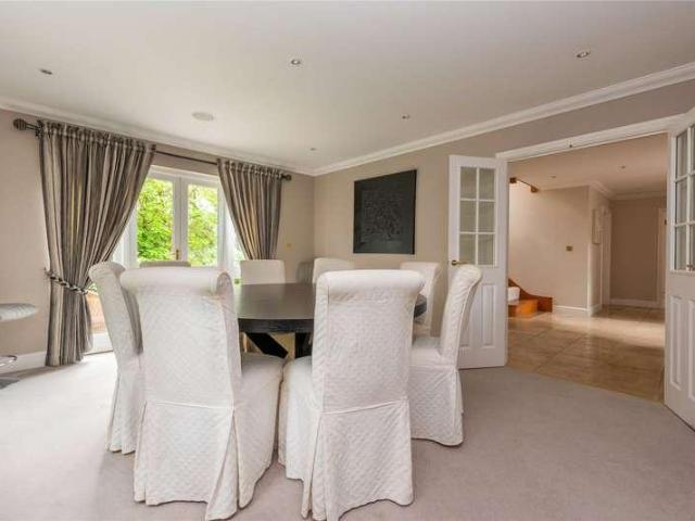 5 bed house for sale