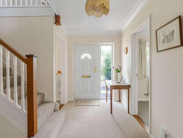 5 bed house for sale