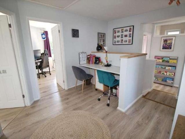 5 bed house for sale
