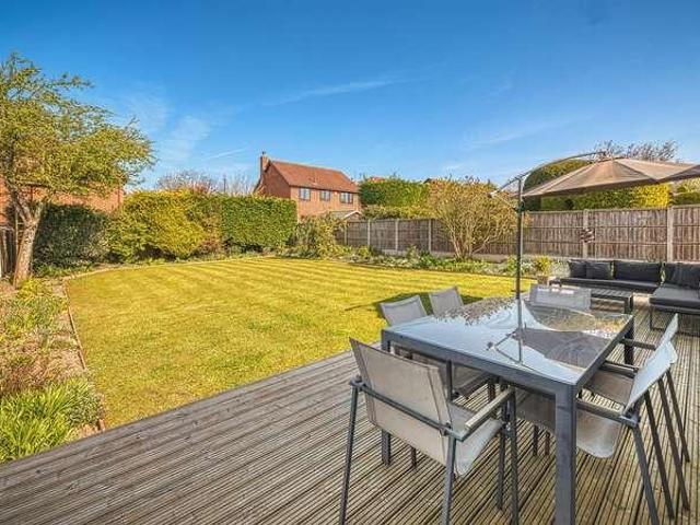 5 bed house for sale