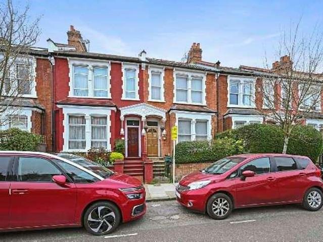 5 bed house for sale