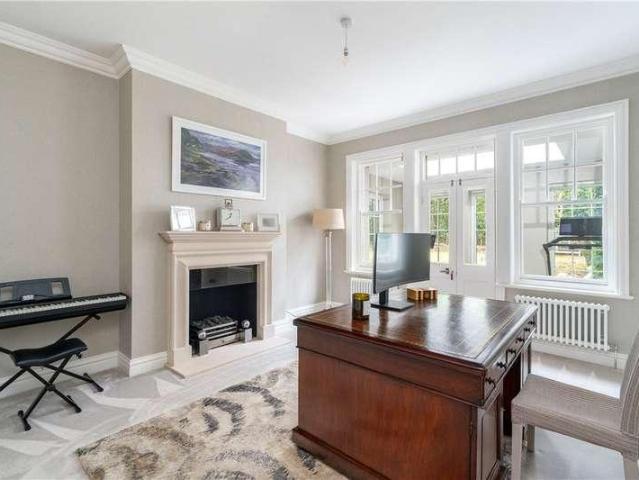 5 bed house for sale