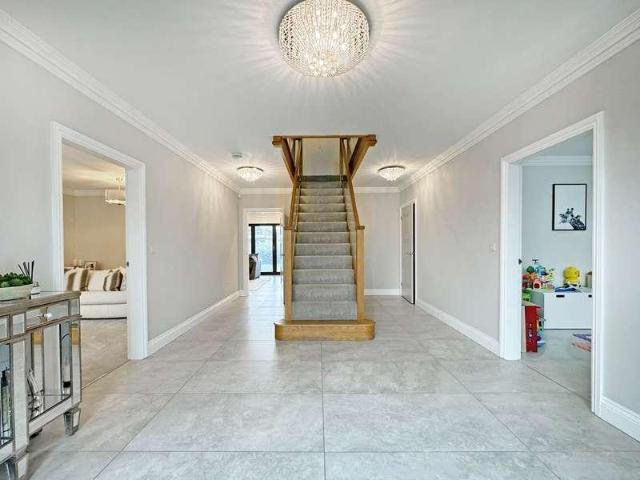 5 bed house for sale