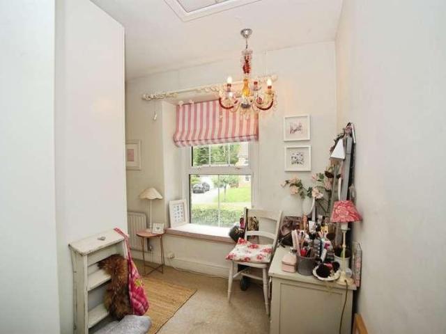 5 bed house for sale