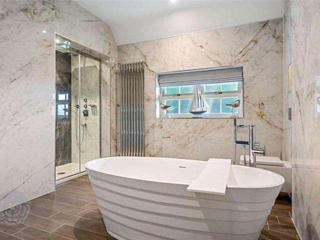 5 bed house for sale