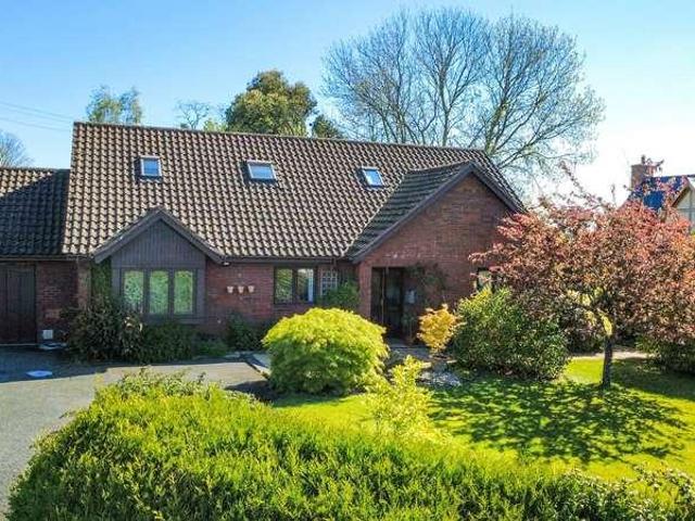 5 bed house for sale