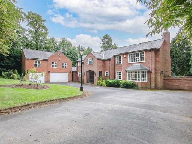 5 bed house for sale