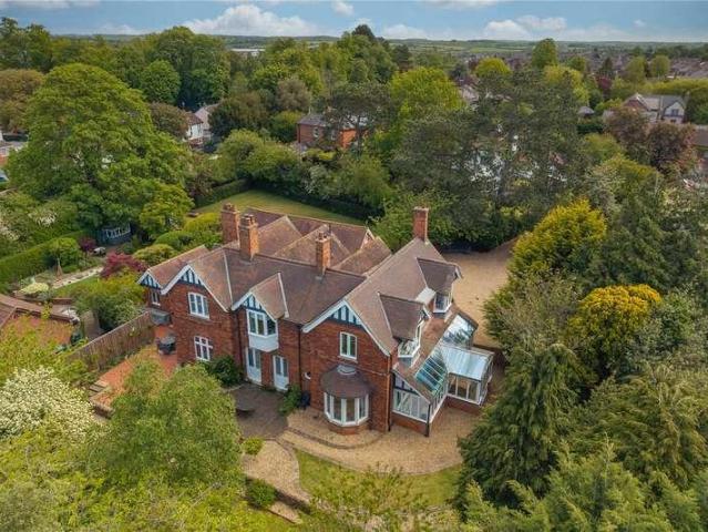 5 bed house for sale