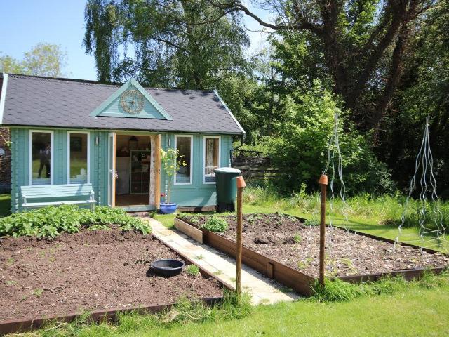 5 bed house for sale