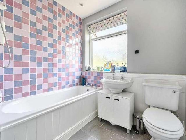 5 bed house for sale
