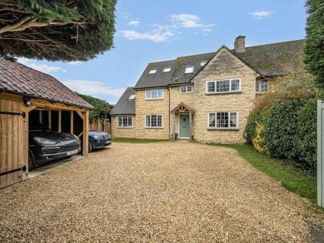 5 bed house for sale