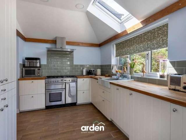 5 bed house for sale