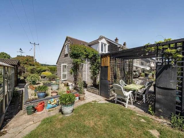 5 bed house for sale