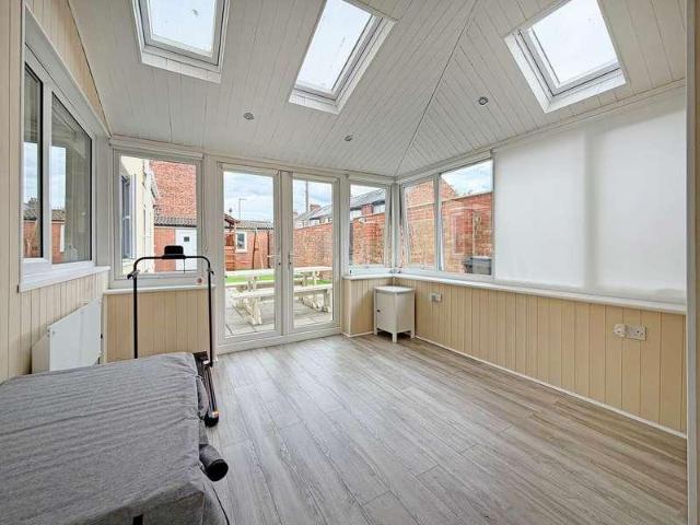 5 bed house for sale
