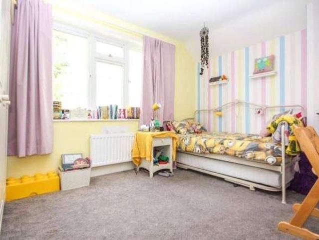 5 bed house for sale