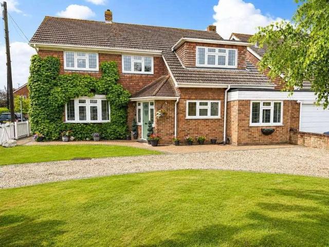 5 bed house for sale