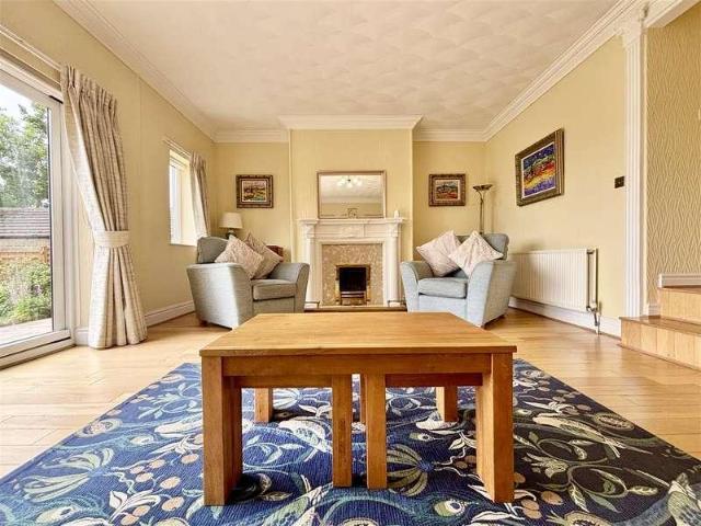 5 bed house for sale