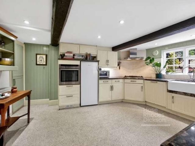 5 bed house for sale