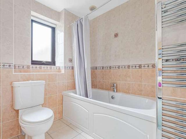 5 bed house for sale
