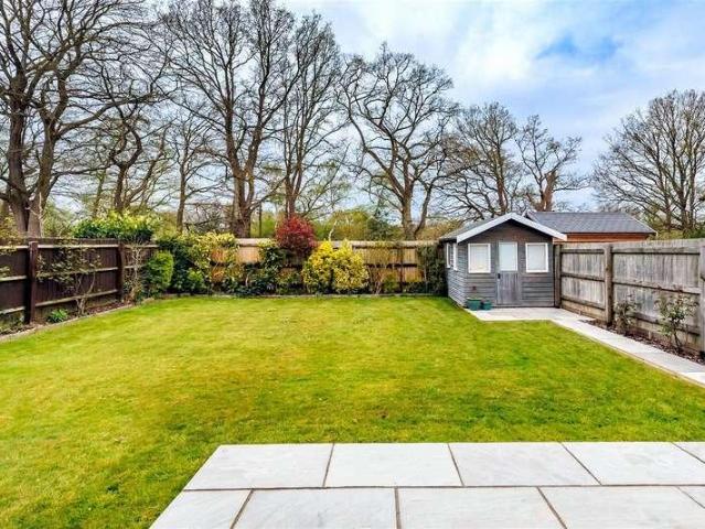 5 bed house for sale