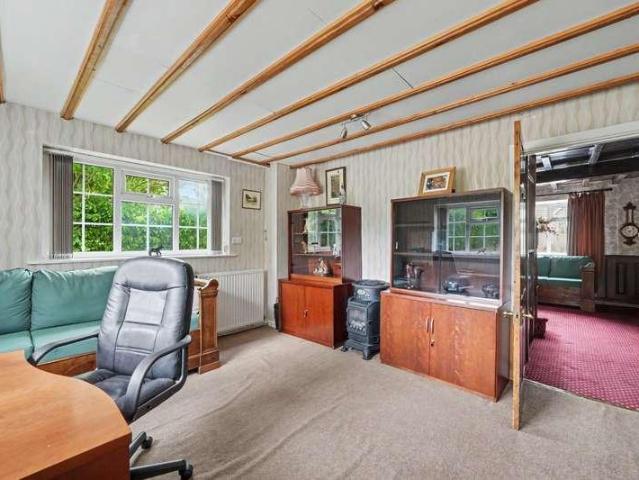 5 bed house for sale