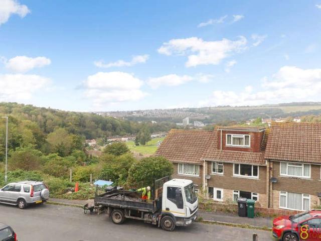 5 bed property for sale