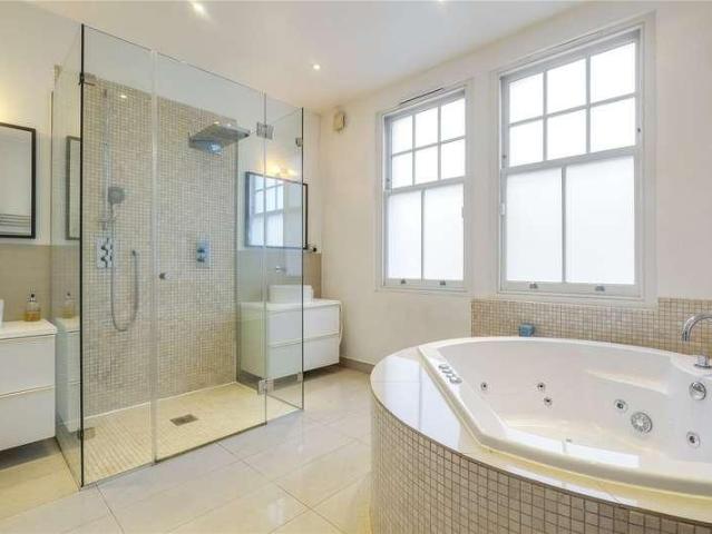 5 bed house for sale