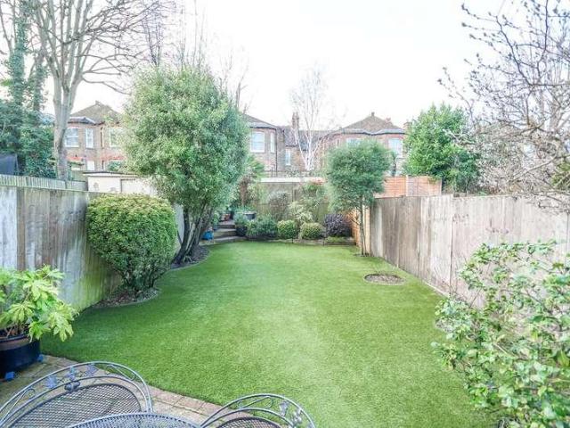 5 bed house for sale