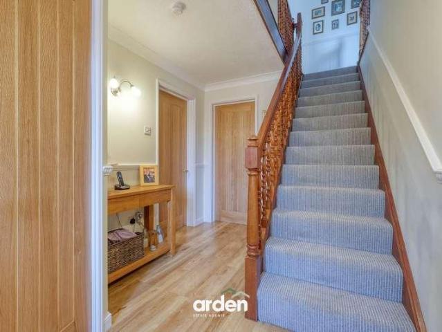 5 bed house for sale